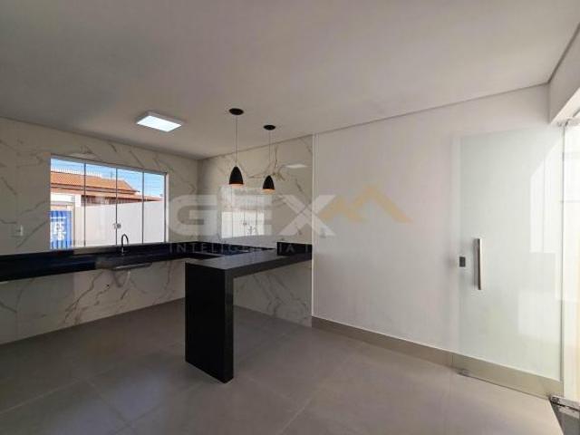 Casa à venda no bairro Santa Rosa, 3 quartos, 1 suíte e 3 vagas
