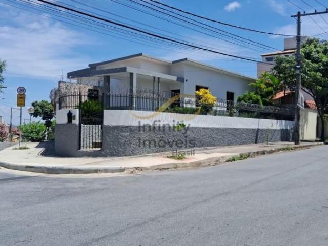 Casa à venda no bairro Santa Rosa Belo Horizonte/MG