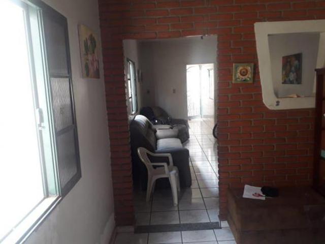 Casa à venda no bairro Saraiva Uberlândia/MG