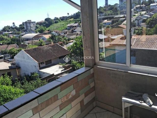 Casa a venda no Bairro Scharlau em São leopoldo com àrea construida de 450m²