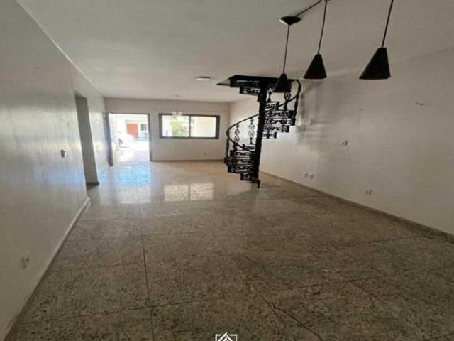 Casa à venda no bairro Sítios Santa Luzia em Aparecida de Goiânia/GO