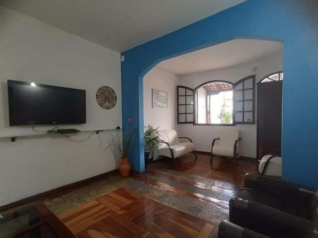 Casa à venda no bairro Teixeira Dias em Belo Horizonte/MG