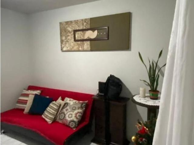 CASA A VENDA NO BAIRRO TRAVESSÃO