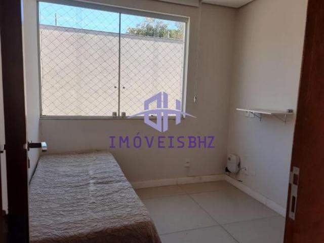 CASA A VENDA NO BAIRRO TREVO COM 4 QUARTOS, 4 BANHEIROS, 4 VAGAS E OTIMA LOCALIZAÇÃO