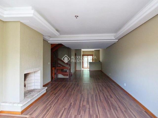 Casa à venda no Bairro Tristeza com 297 m², 3 quartos e 3 vagas de garagem