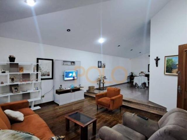 Casa à venda no bairro Vigilato Pereira em Uberlândia