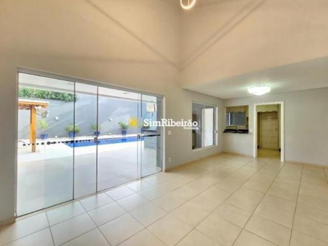 Casa à Venda no Bairro Vila do Golf