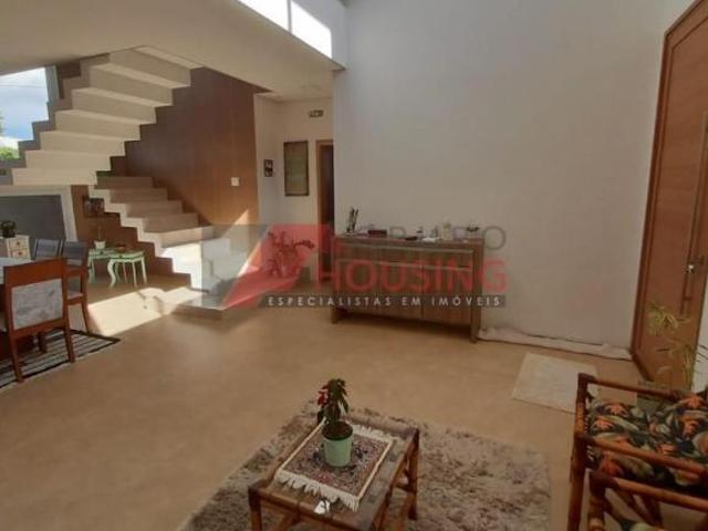CASA A VENDA NO BAIRRO VILA MONTE ALEGRE EM PAULÍNIA 195,00 M² DE ÁREA ÚTIL, 250 M² DE TERRENO, QUAT
