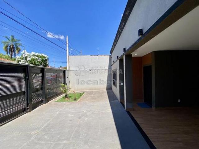 Casa à venda com 4 quartos no bairro Vila Moreira