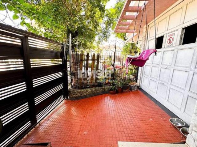 Casa à venda no bairro Vila Mathias