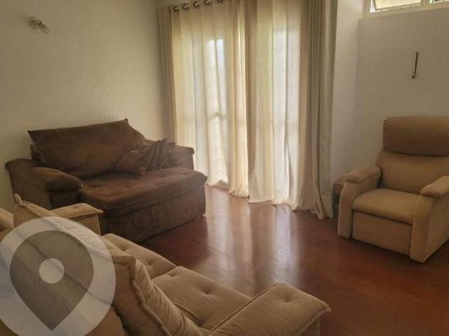 Casa à venda no bairro Vila Nogueira