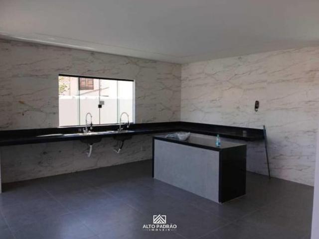 Casa à venda no bairro Vila Santa Helena em Goiânia/GO