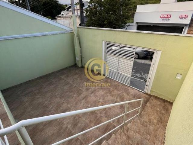 Casa à venda no Villa Branca em Jacareí, 2 dormitórios sendo 1 suíte, quintal amplo, 2 vagas, aceita