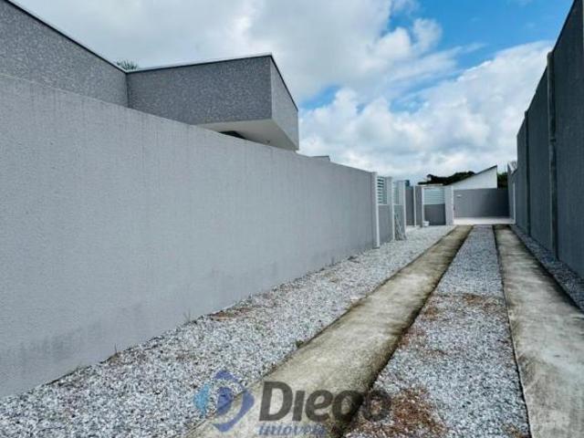 Casa à venda no Balneário Canoas – Conforto e praticidade para você!