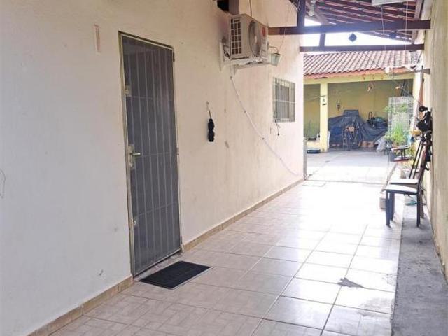 Casa à venda no Balneário Tropical