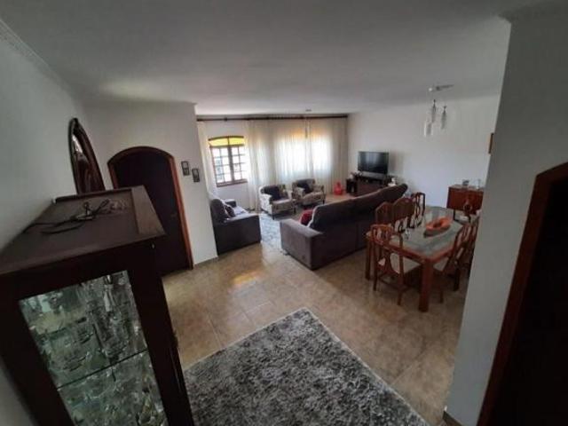 Casa à venda no Barro Branco Zona Norte com 600m² 4 dormitórios 1 suíte 3 banheiros 8 vagas
