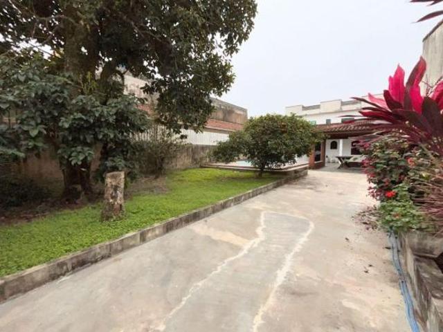 Casa à Venda no Belas Artes em Itanhaém/SP | Piscina e Amplo Terreno