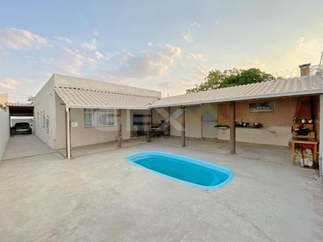 Casa à venda no Belvedere, 3 quartos, 1 suíte e espaço gourmet com piscina