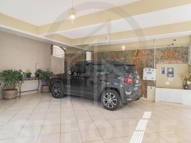 Casa a venda no Brooklin, 3 dormitórios, 1 suíte, 3 vagas, 300m², quintal