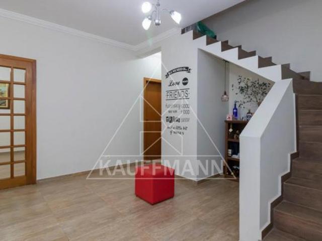 Casa à venda no Brooklin, 3 Dormitórios 2 Suítes, 4 Vagas 185m²A.Ú