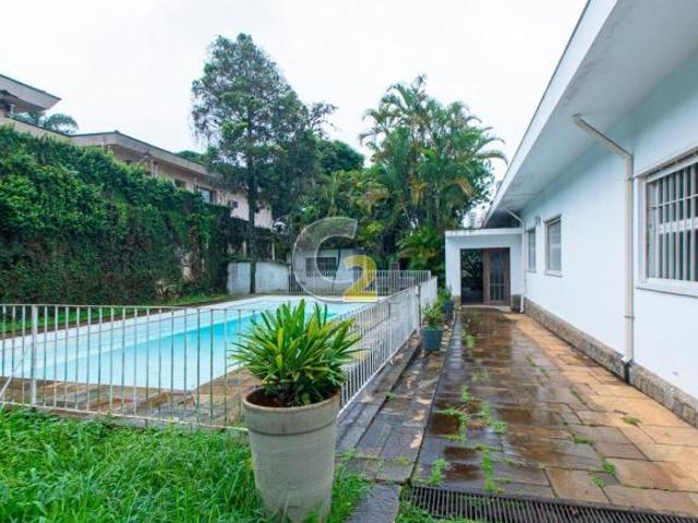 Casa á venda no Brooklin, 6 quartos, 1 suíte, 2 vagas de garagem