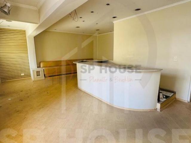 Casa à Venda no Brooklin: 8 salas, 5 vagas, 156m²