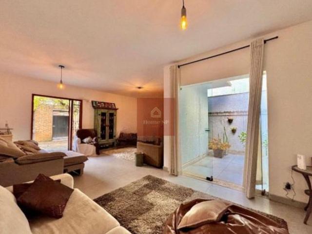 Casa a venda no Brooklin com terreno de 385m²