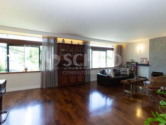 Casa á Venda no Brooklin com 314m², 4 quartos sendo 2 suítes, 4 vagas