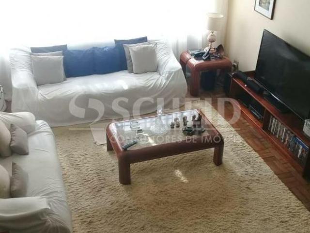 Casa à venda no Brooklin com 3 quartos sendo1 suíte e 4 vagas de garagem