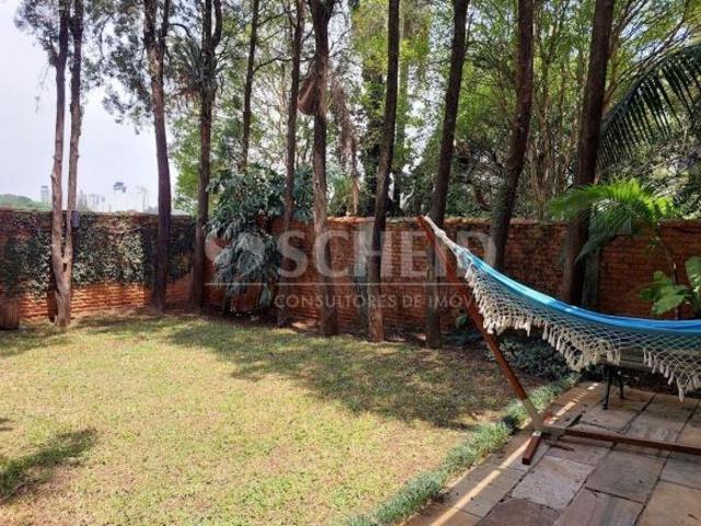 Casa à Venda no Brooklin Espaço, Versatilidade e Localização Estratégica