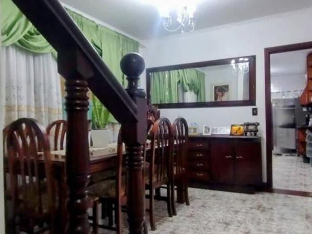 CASA A VENDA NO BUTANTA COM 3 DORMITORIOS, 6 VAGAS, BONFIGLIOLI SP FL33