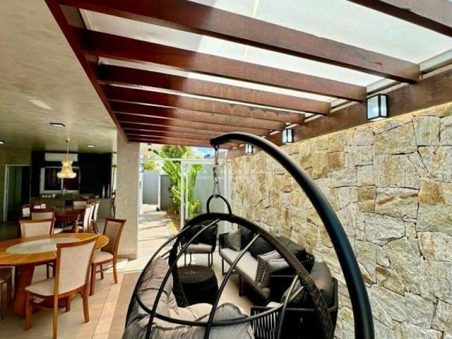 Casa à venda no Golden Park, excelente localização, 3 dormitórios