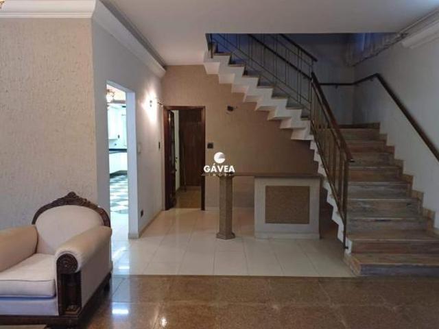 Casa à venda no Gonzaga em Santos
