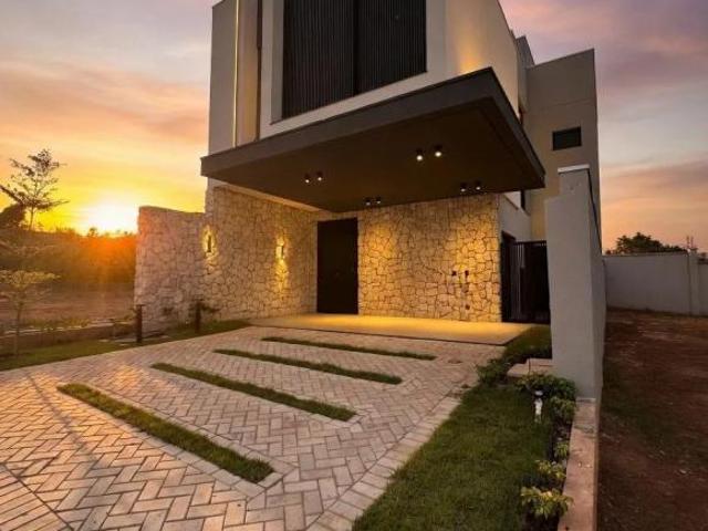 Casa à Venda no Ginco Florais Pérola | 213m² | 3 Suítes | Piscina Com Hidromassa