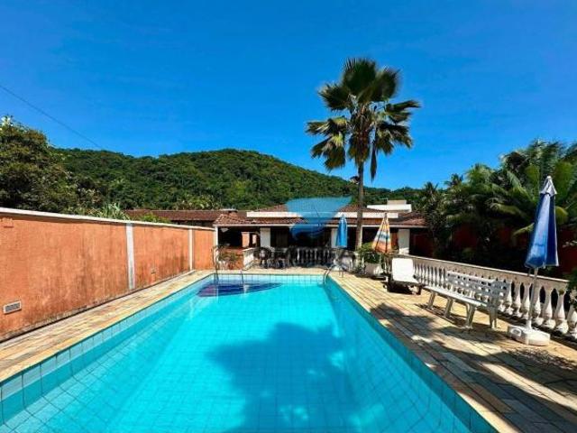Casa à venda no Guaiuba no Guarujá | Omega Imóveis