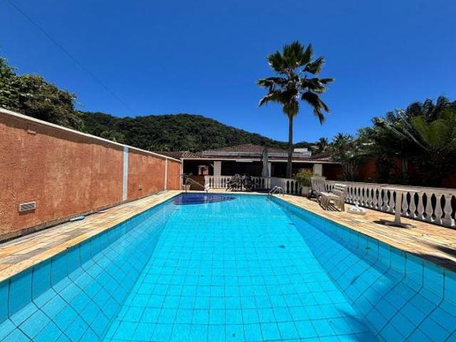 Casa à venda no Guaiúba no Guarujá, SP | QVista Inteligência Imobiliária Guarujá