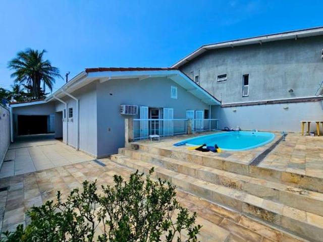 Casa à venda no Guaiúba no Guarujá, SP | QVista Inteligência Imobiliária Guarujá