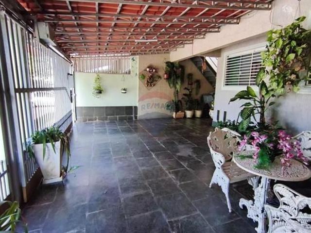 Casa a venda no Guará II com 5 Quartos!