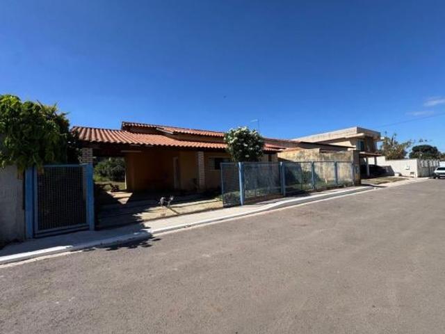 Casa à venda no Guará Park V | Terreno 800m² em condomínio fechado