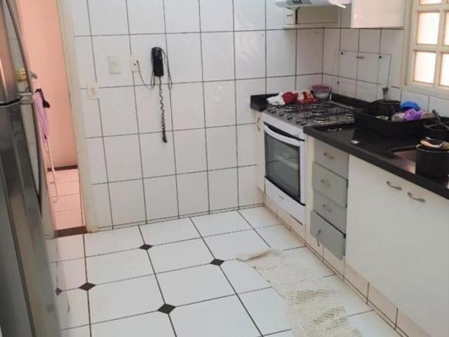 Casa a venda no DAMHA II com 03 quartos, sendo 01 suíte com closet e hidro, armários e piscina