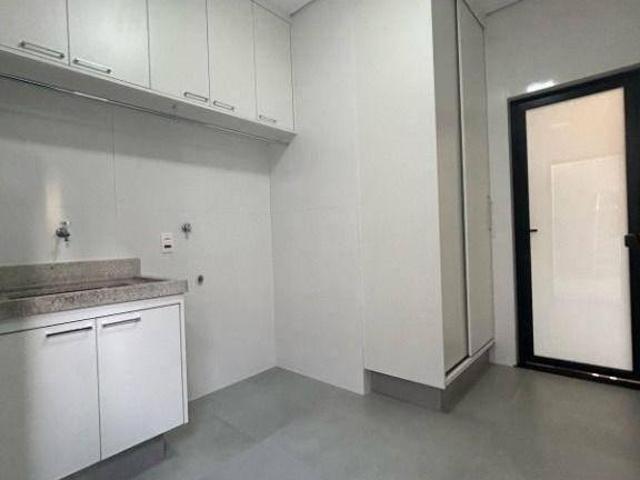 Casa à venda no Damha IV com 4 suítes e 2 vagas de garagem / Próximo a Represa Municipal