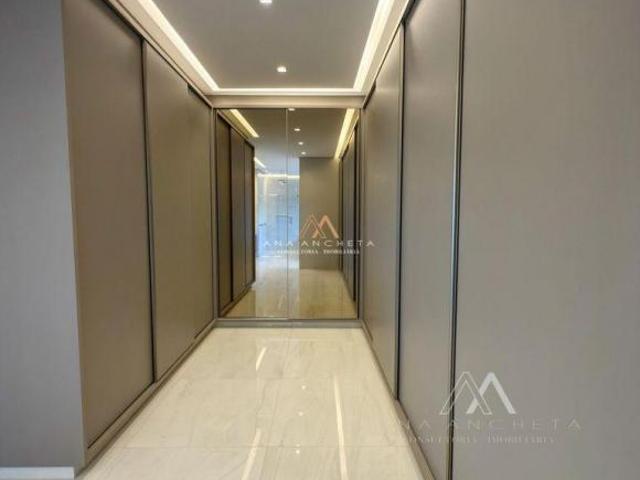 Casa à venda no Damha V, com 481m2, 4 dormitórios completos