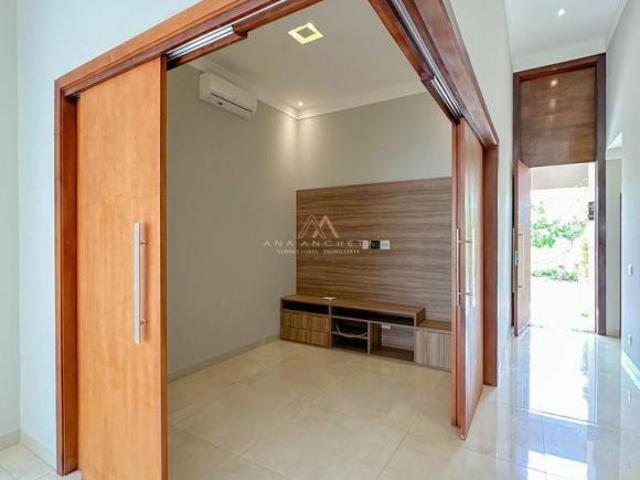 Casa à venda no Damha VI, com 3 suítes e piscina