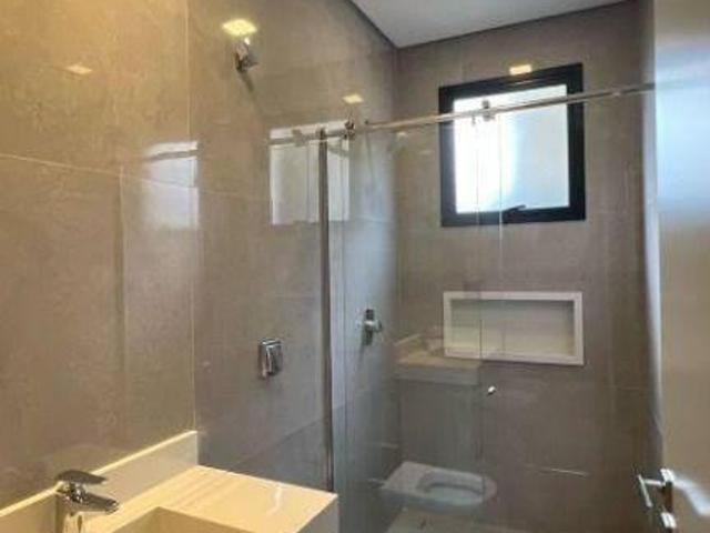 Casa à venda no Damha VI com 4 suítes e 2 vagas de garagem / Próximo a Represa Municipal