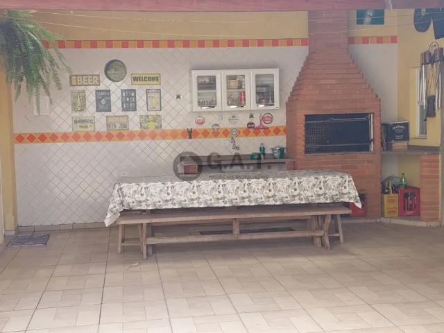 Casa à venda em Sorocaba SP, Jardim Residencial Deolinda Guerra 3 quartos, 1 suíte, 2 salas, 2 ban