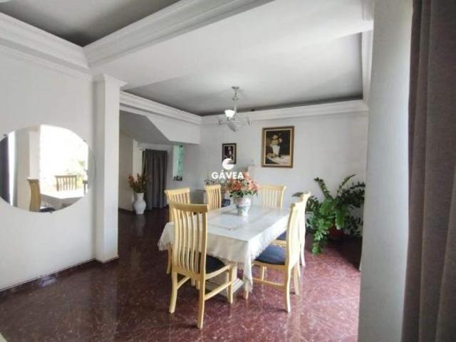 Casa à venda no Embaré em Santos