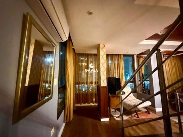 Casa à venda no Embaré em Santos
