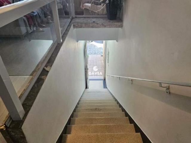 Casa à venda no Encruzilhada em Santos