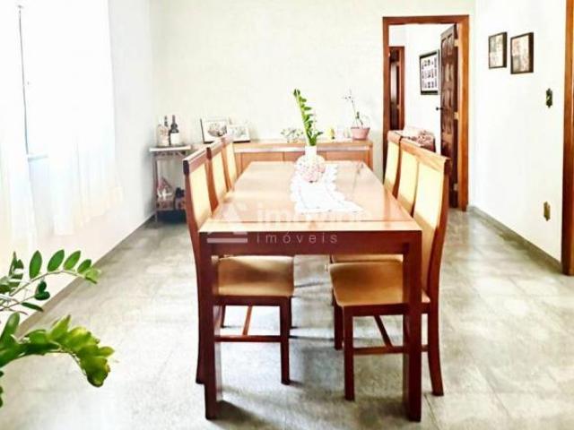Casa à venda no Frezzarin Ampla com Edícula