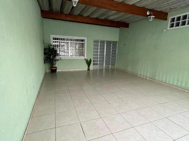 Casa à venda no Km 18 com 2 quartos